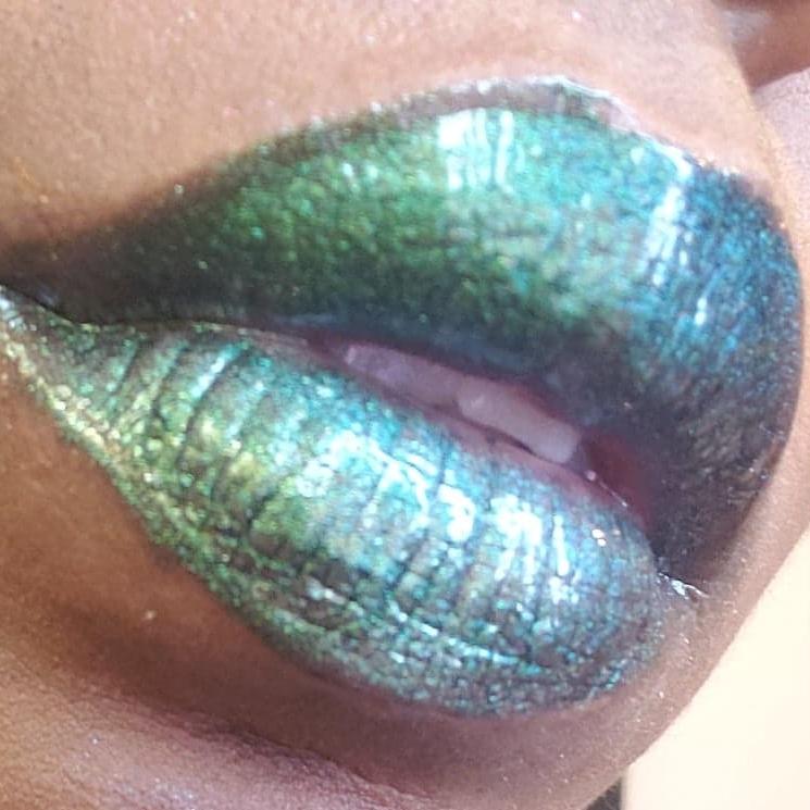 Alien Gloss – Fleeky Friday INC